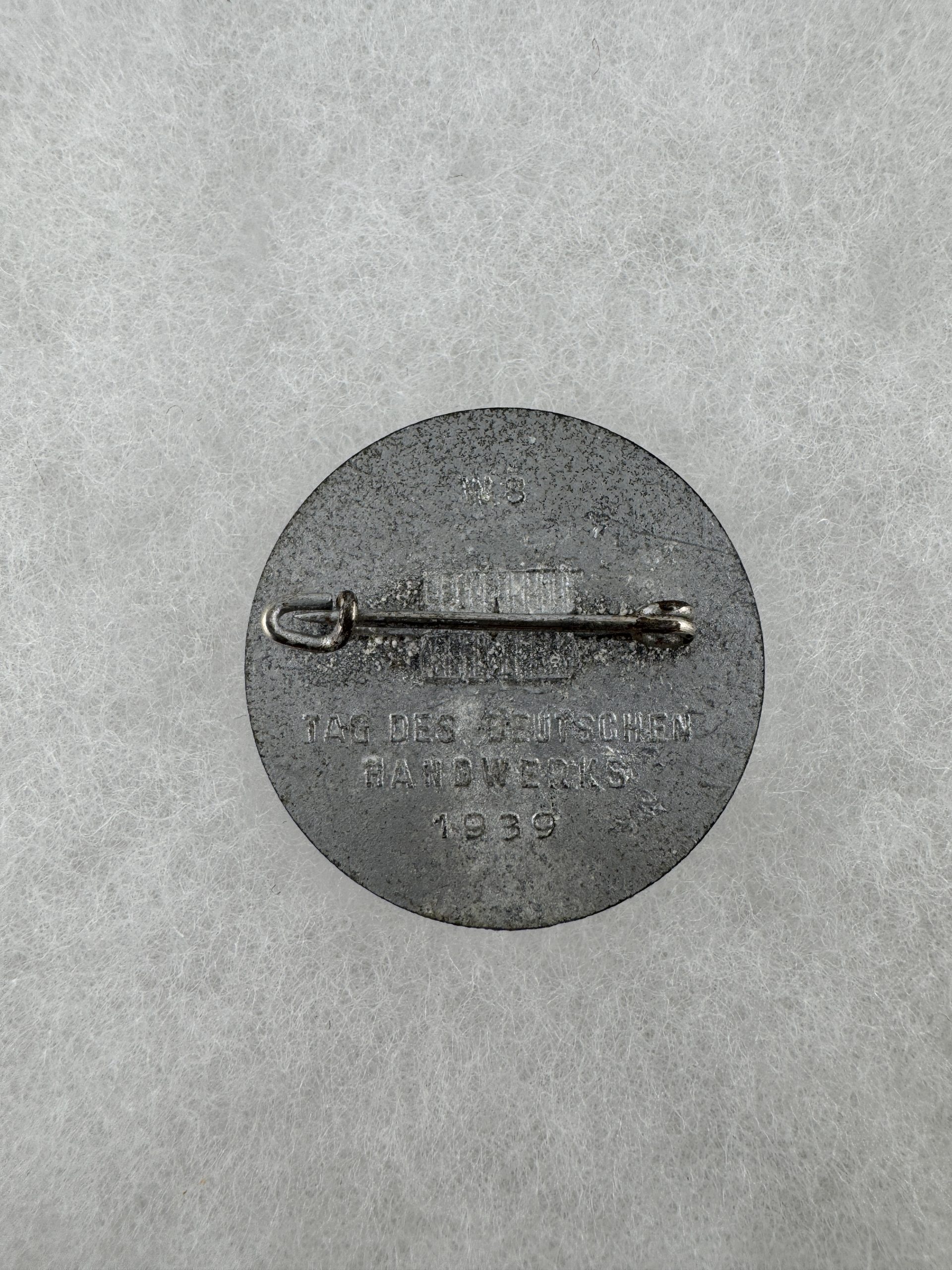 German Tinnie Badge-Day of German Crafts – Old Guard Militaria
