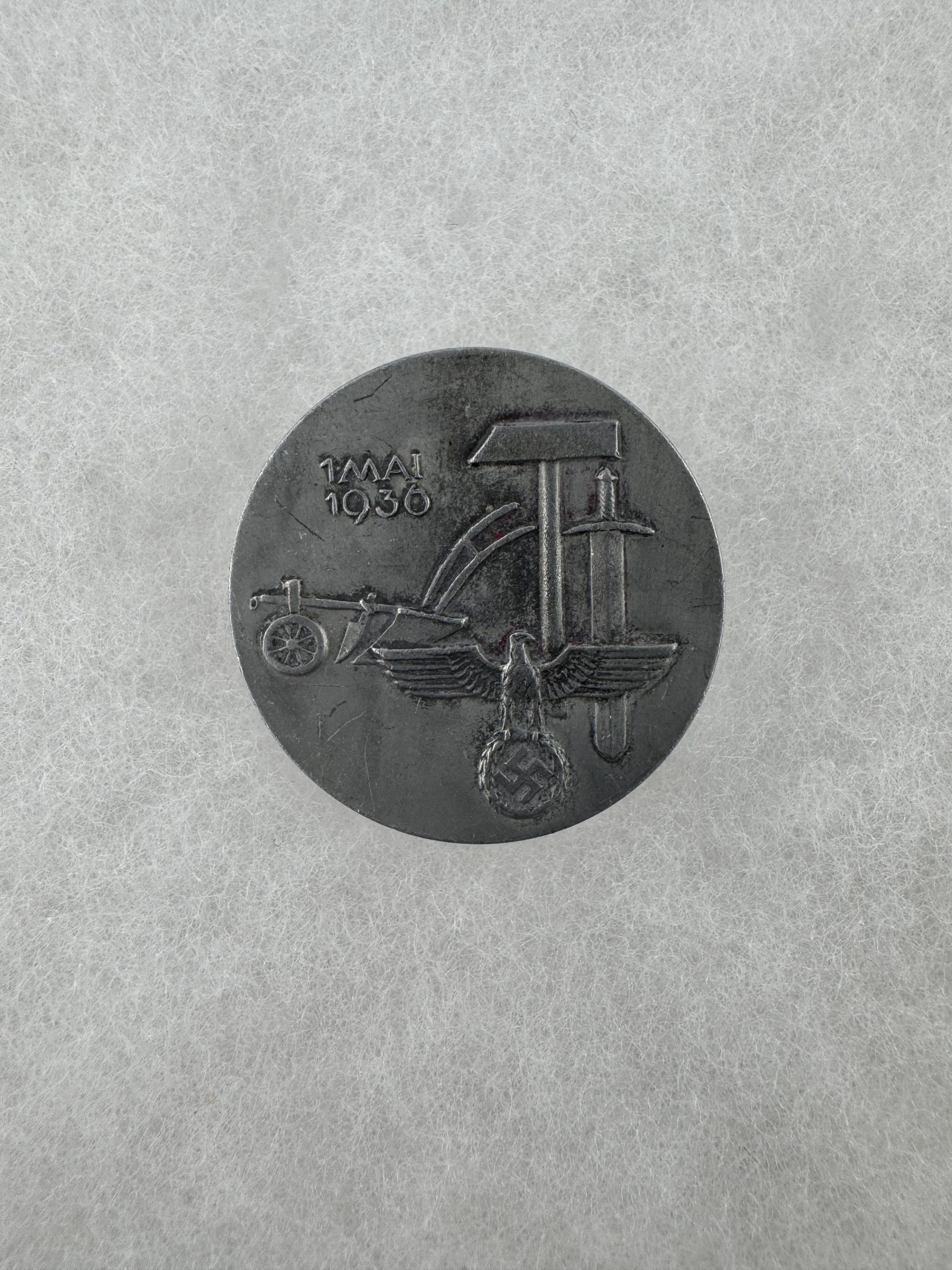 German National Labor Day 1936 Tinnie Badge – Old Guard Militaria